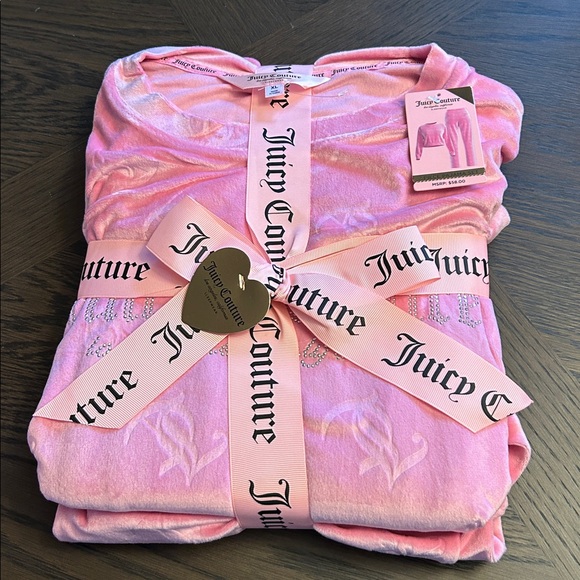 Juicy Couture | Intimates & Sleepwear | Juicy Couture Pink Pajama Set ...